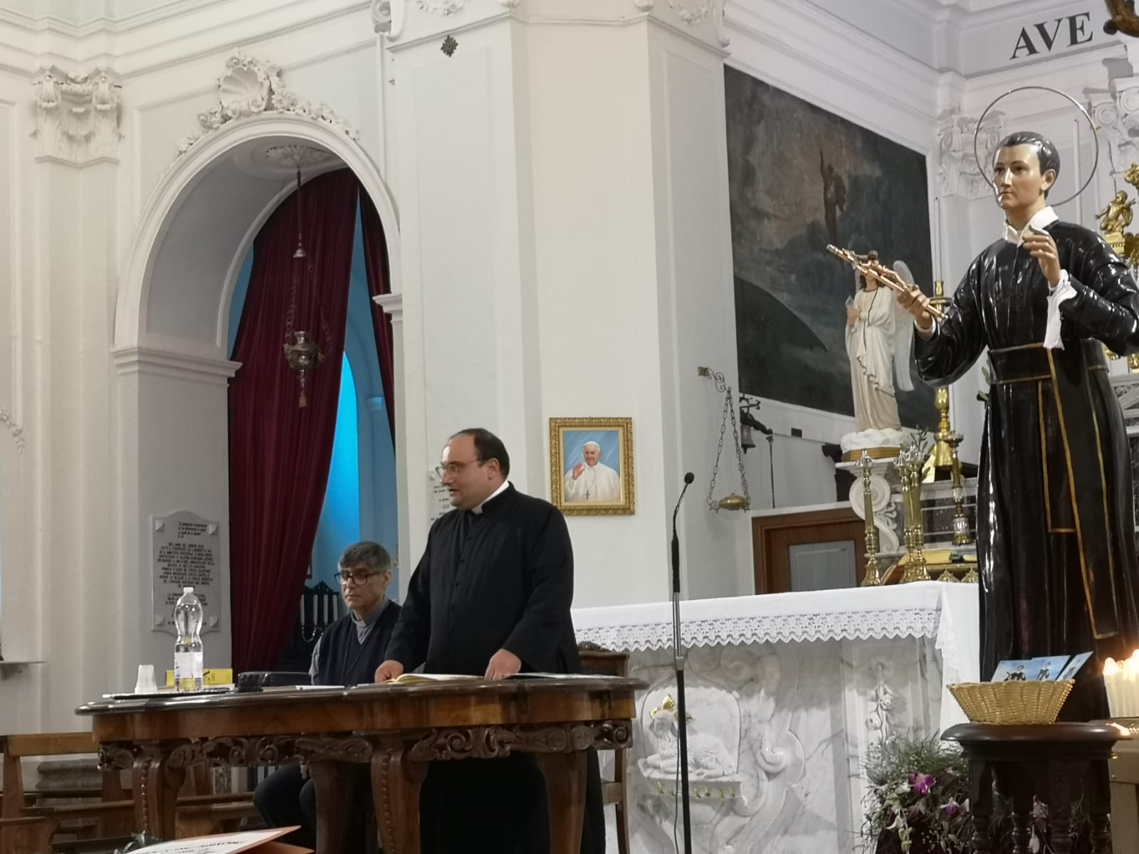 Oliveto Citra, don Luigi: "Benedirò le chiavi delle case dei miei fedeli"