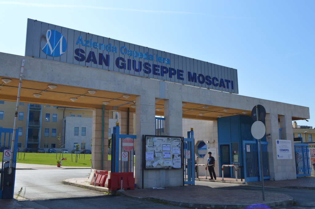 Nuovo blocco parto al Moscati, arriva il Governatore De Luca