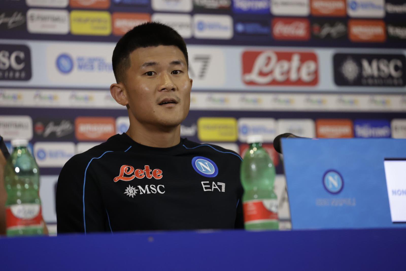 Nuovo furto in casa Napoli, dopo Kvaratskhelia anche Kim: i ladri ... Nuovo furto in casa Napoli, dopo Kvaratskhelia anche Kim: i ladri ...
