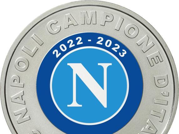 Napoli campione d'Italia, arriva la medaglia celebrativa di Poste Italiane Napoli campione d'Italia, arriva la medaglia celebrativa di Poste Italiane