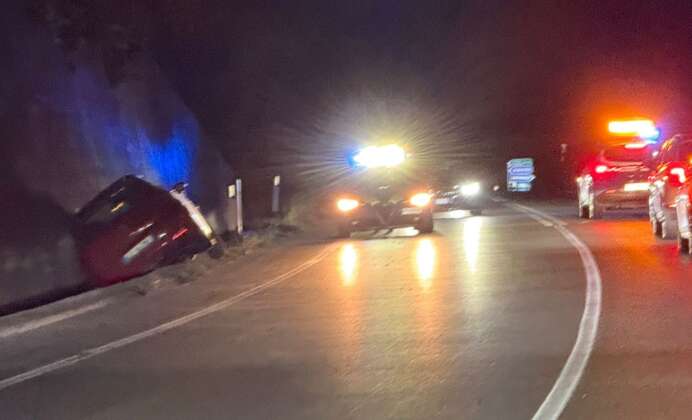 Incidente sulla Telesina: auto nella cunetta, uomo trasportato al San Pio